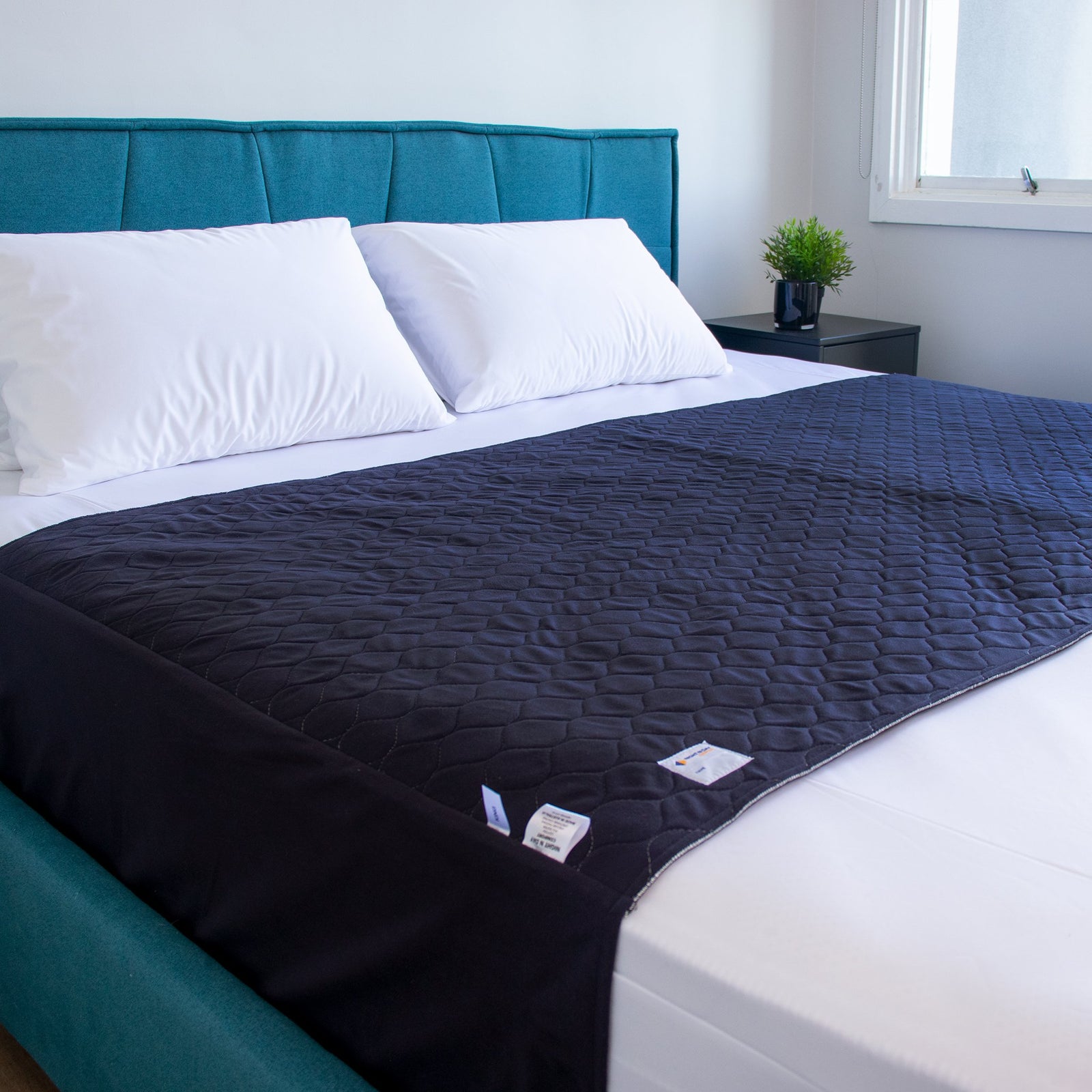 Bed & Mattress Protection | Waterproof & Absorbent Bed Pad with Wings